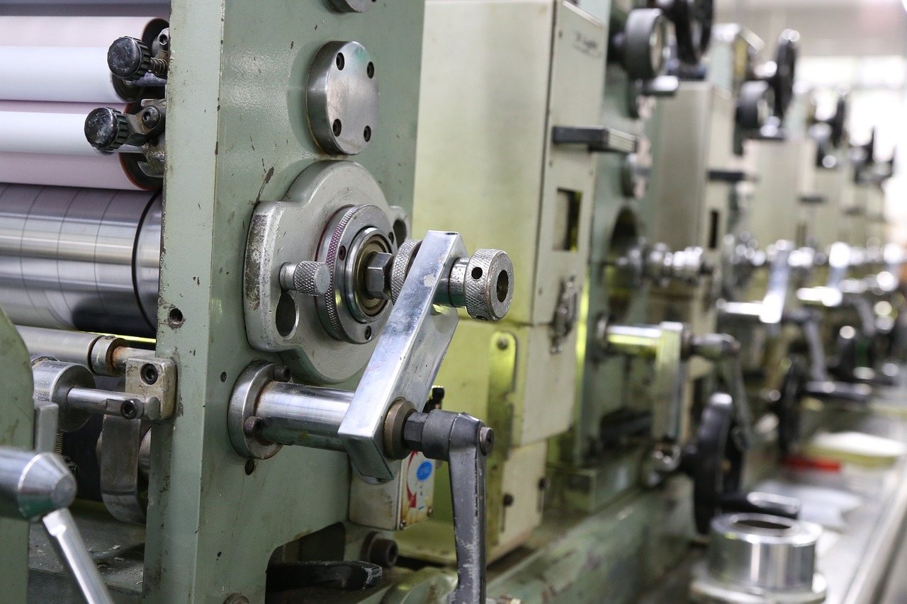 Mengenal cetak offset keunggulan dan kekurangannya